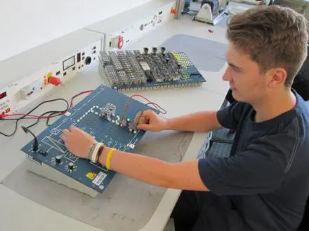 Zukunftsindustrie ME > M+E erleben > Stellen & mehr > Unternehmen